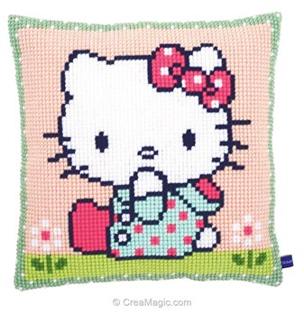 Coussin point de croix hello kitty en campagne chez Vervaco