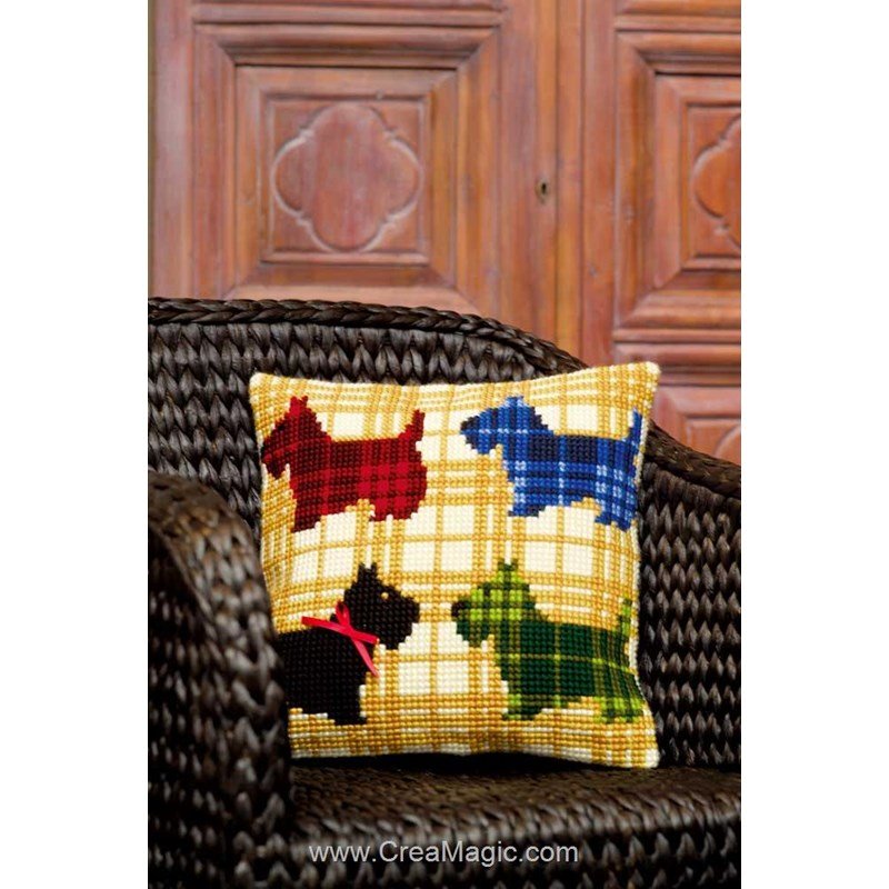 Coussin Vervaco au point de croix chien chipie