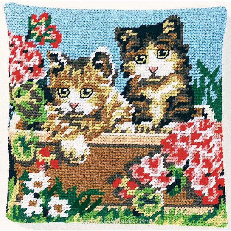 Coussin SEG chatons dans la jardinière au demi point